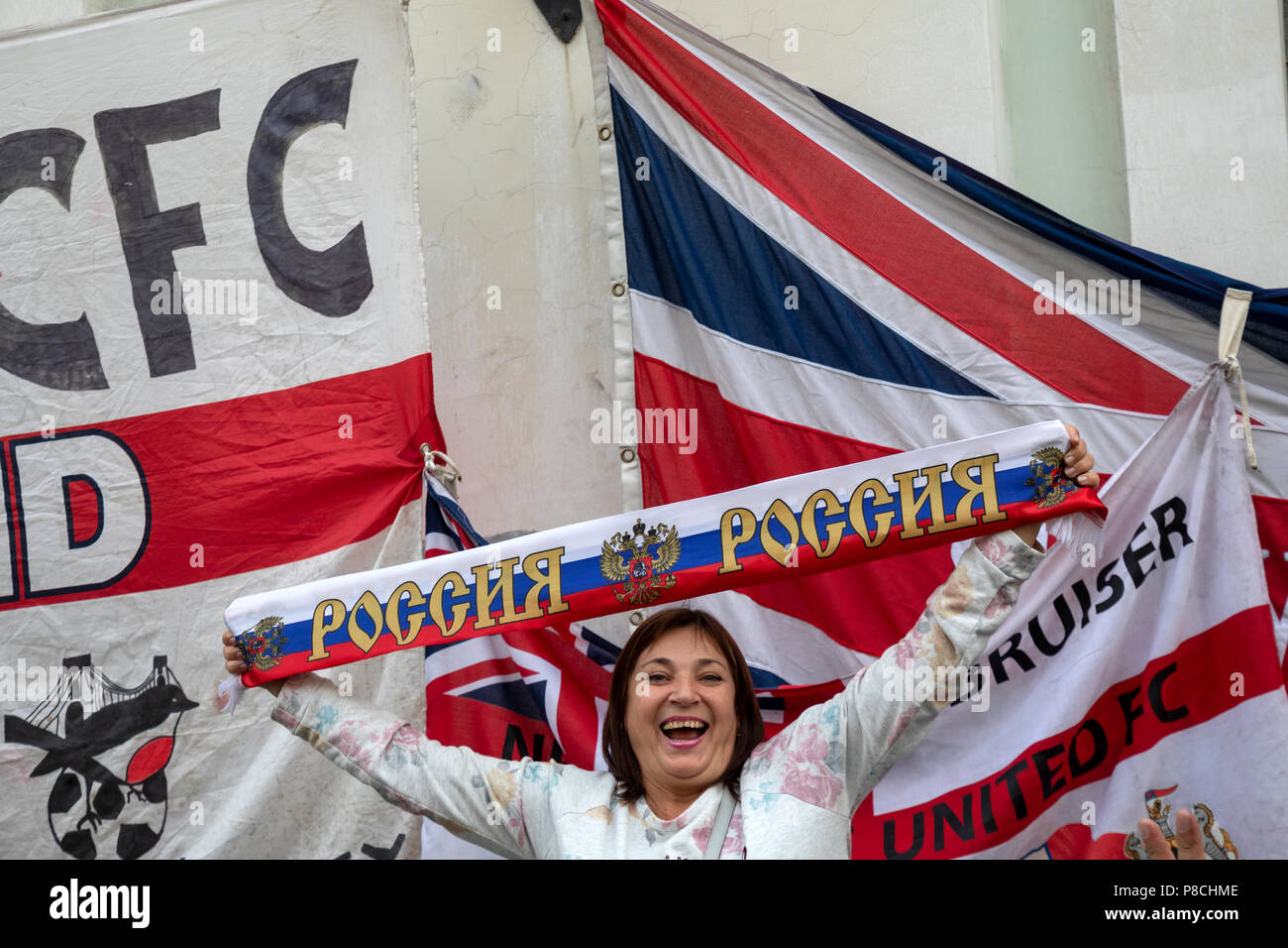 Moscow, Russia. 10thJuly, 2018. A Russian girl on background of England ...