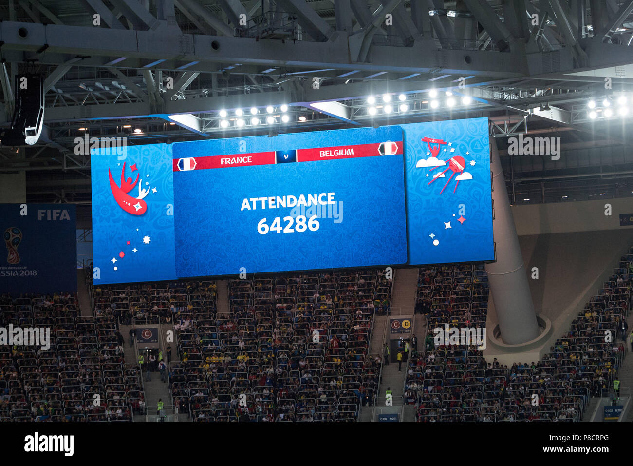 Screen viewer hi-res stock photography and images - Alamy