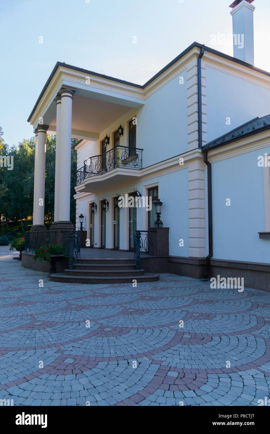 2 Storey Entrance Design Front