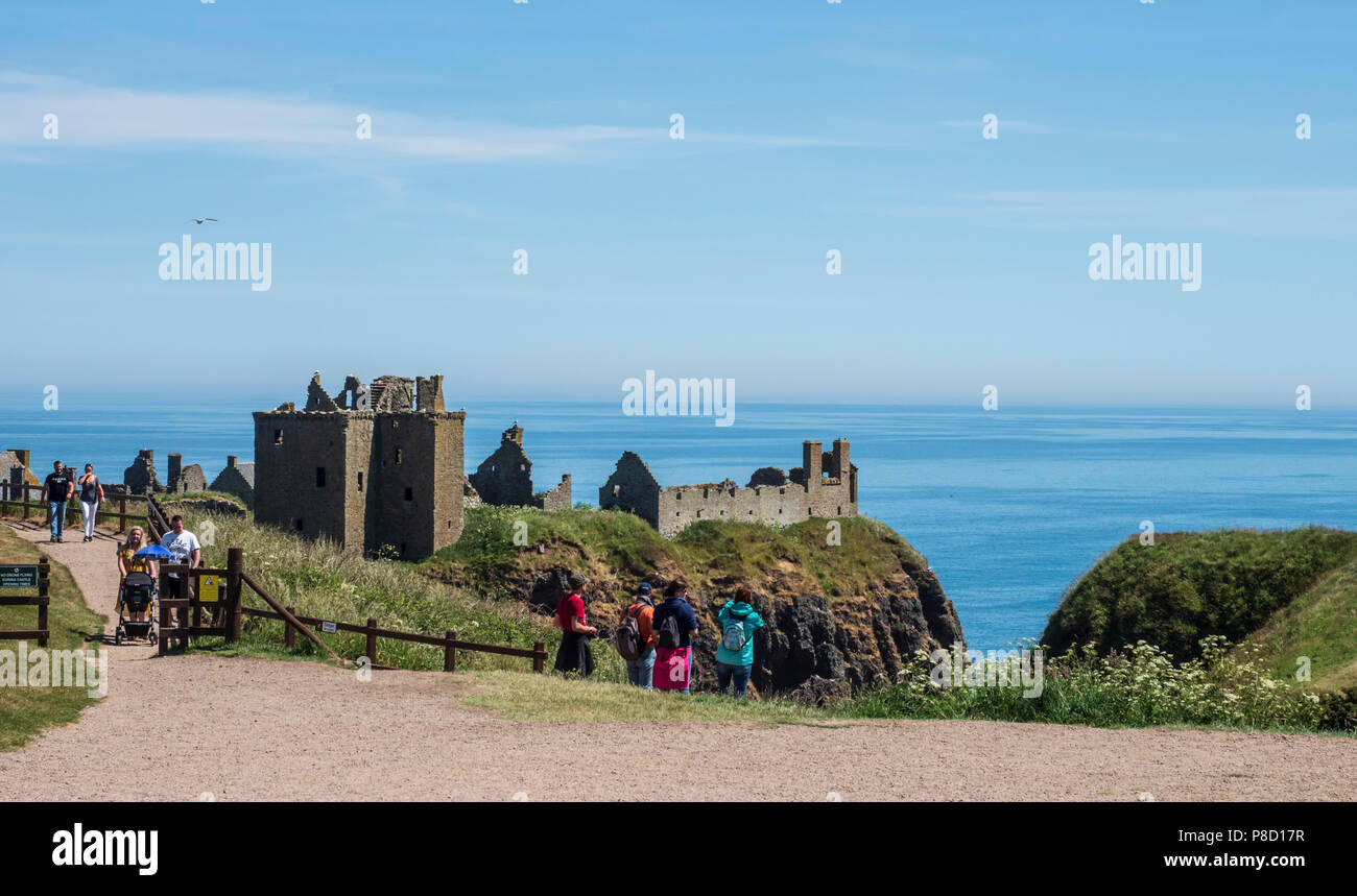 Dunottar Castle, Stonehaven, Aberdeenshire - one of Scotland's most ...