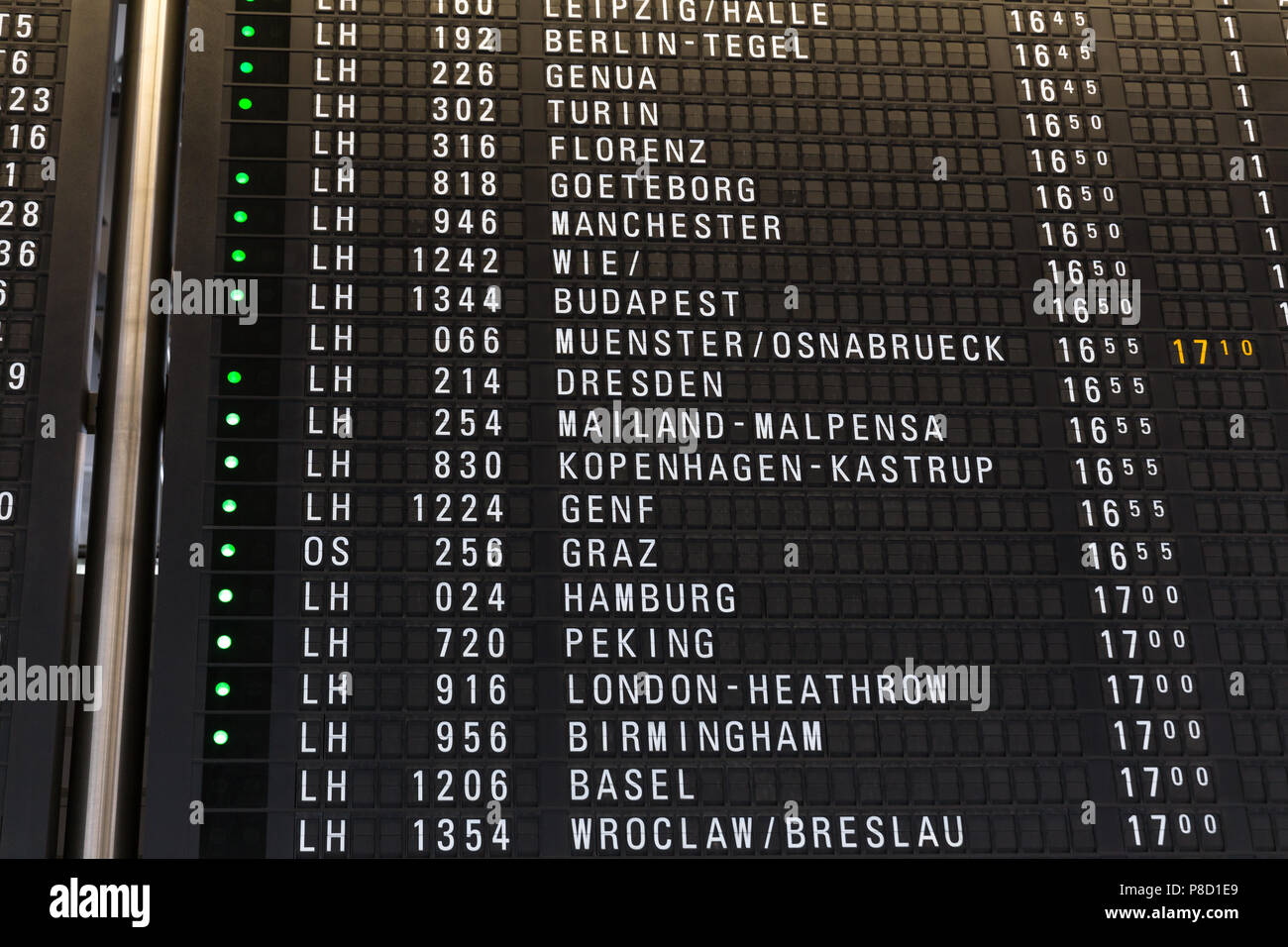 Flight information chart hi-res stock photography and images - Alamy