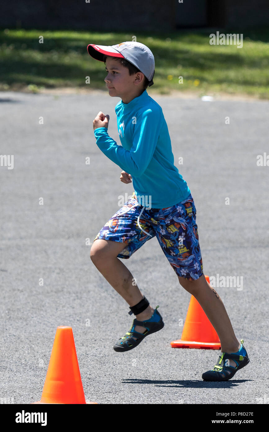 Triathlon kids hi-res stock photography and images - Alamy