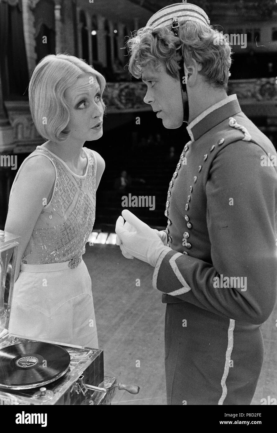 Twiggy 1970s hi-res stock photography and images - Alamy