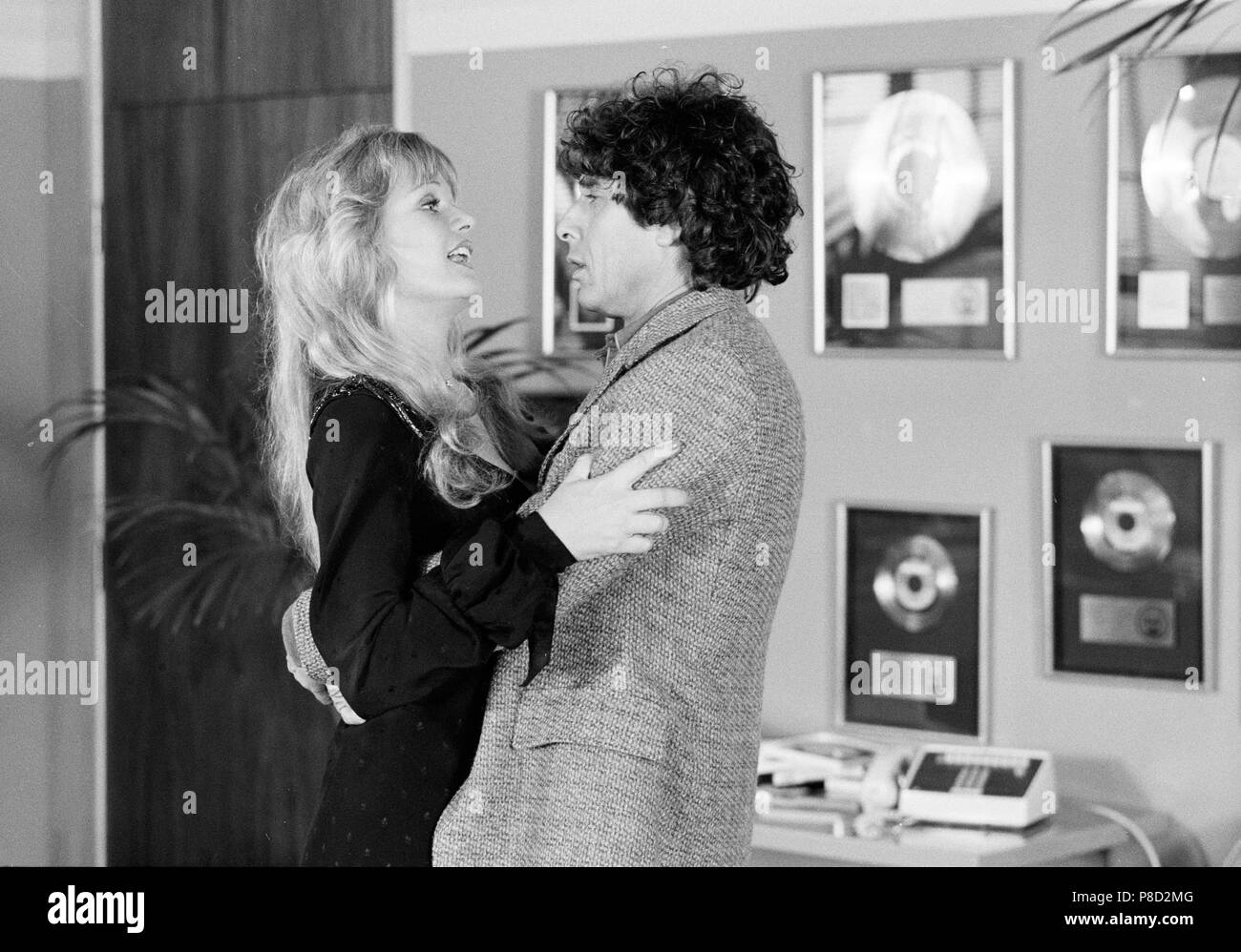 Valerie perrine Black and White Stock Photos & Images - Alamy