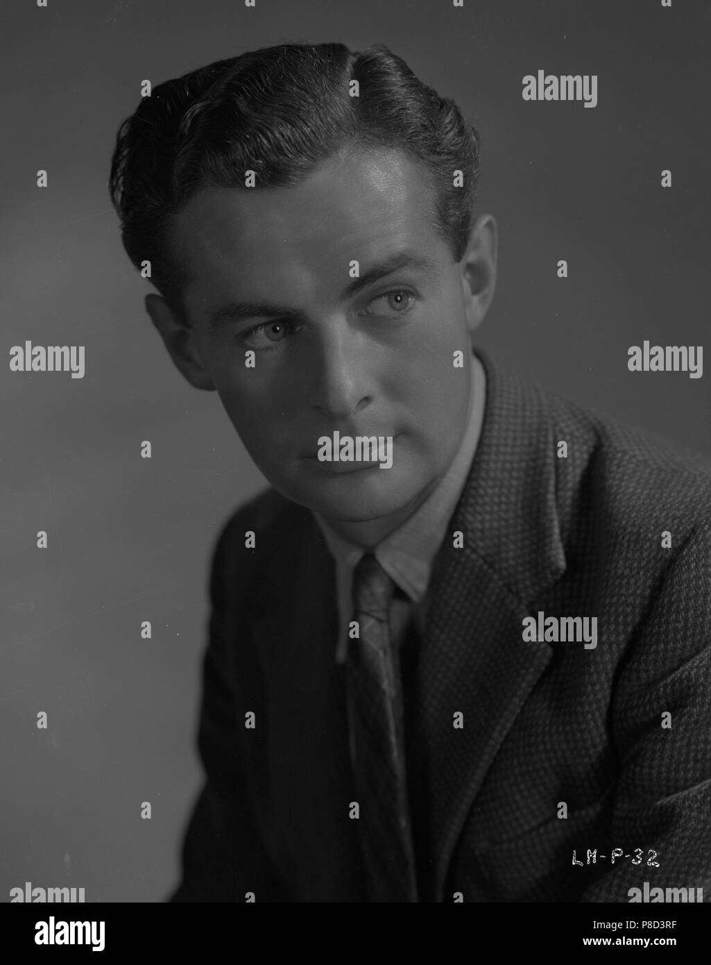 Captive heart 1946 derek bond hi-res stock photography and images - Alamy