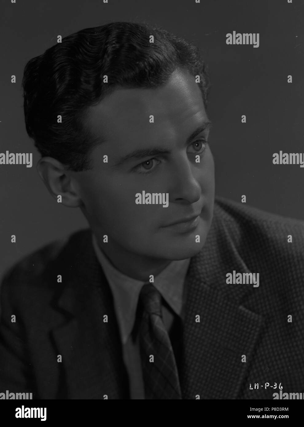 Captive heart 1946 derek bond hi-res stock photography and images - Alamy