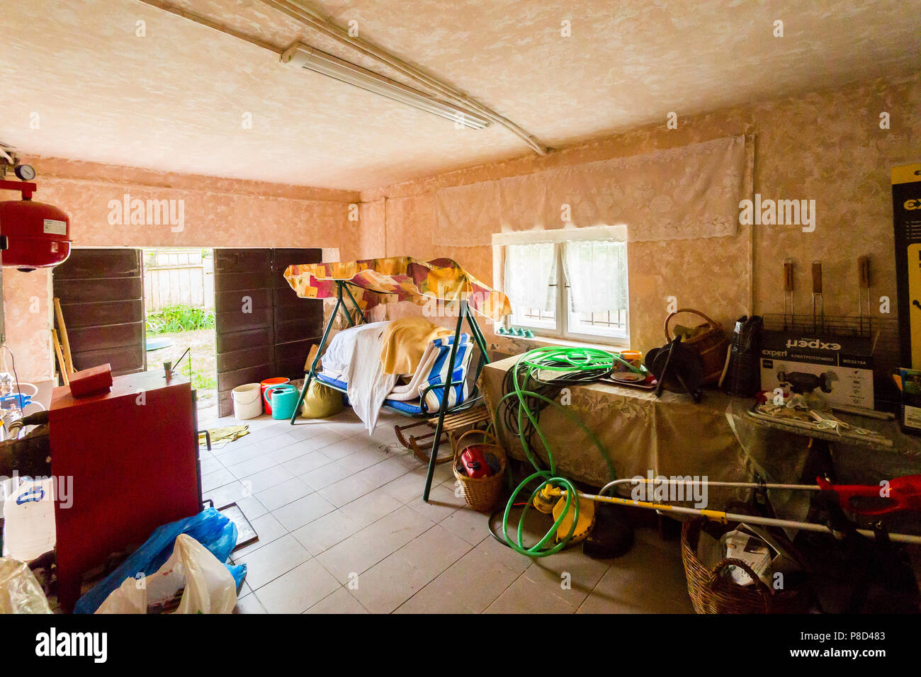 The garagThe garage with access to the yard is equipped with a boiler ...