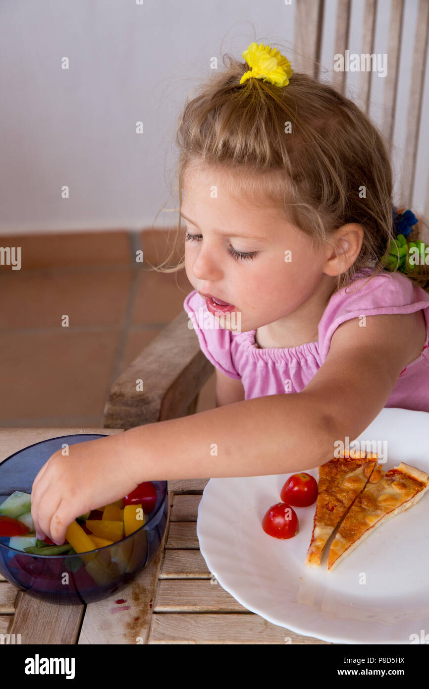 Eating a balanced diet hi-res stock photography and images - Alamy