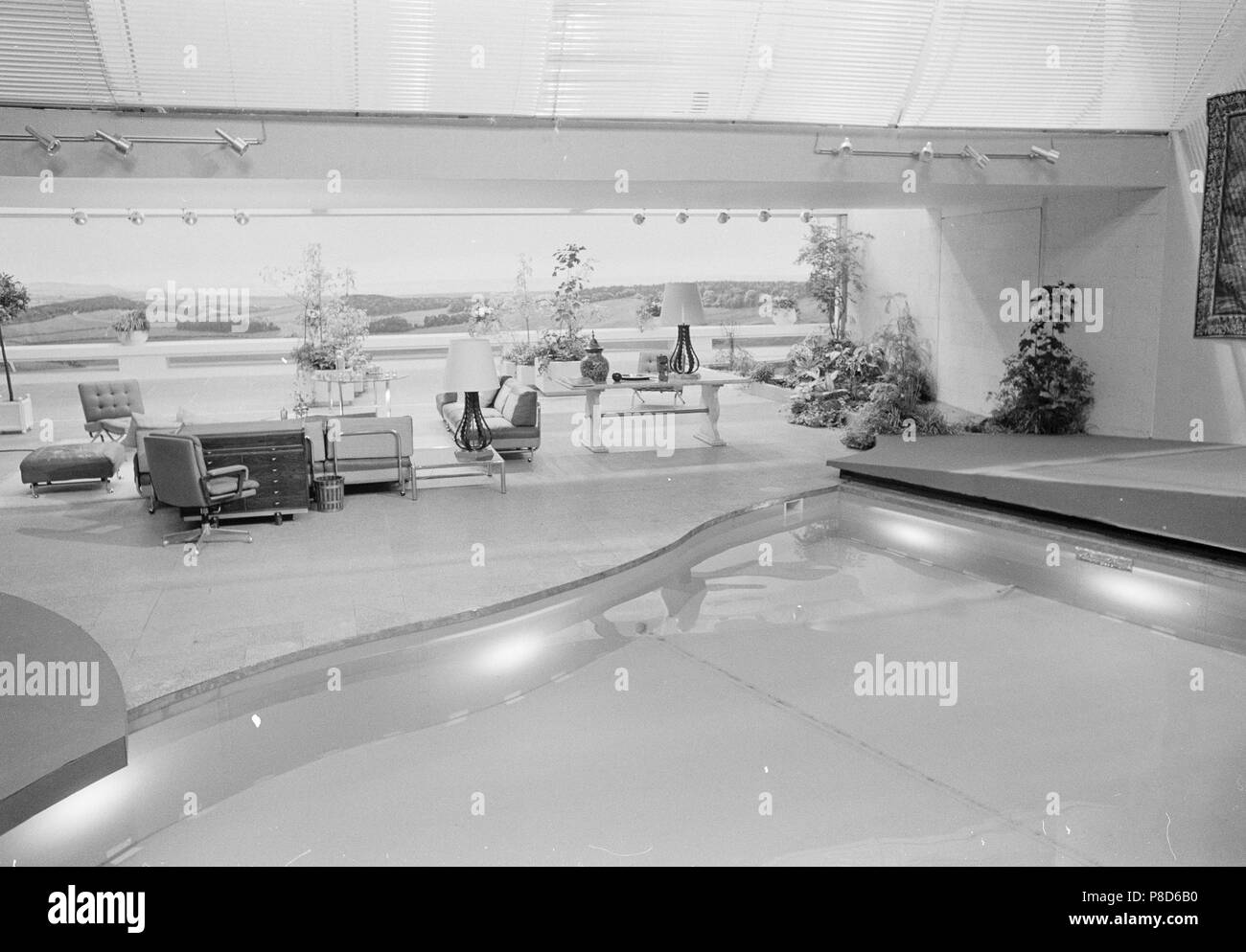 Endless night 1972 hi-res stock photography and images - Alamy