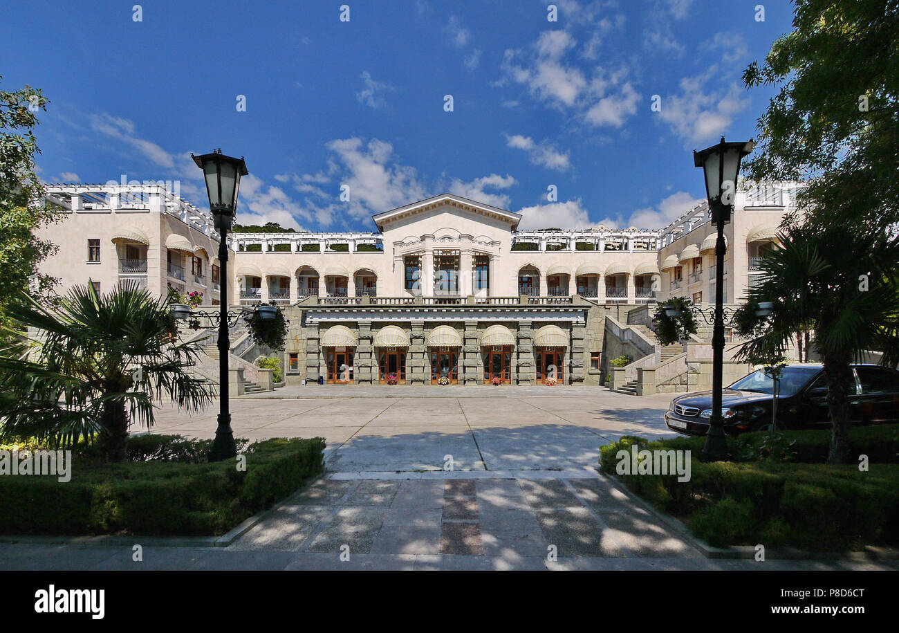 Exterior staircase to second floor hi-res stock photography and images ...