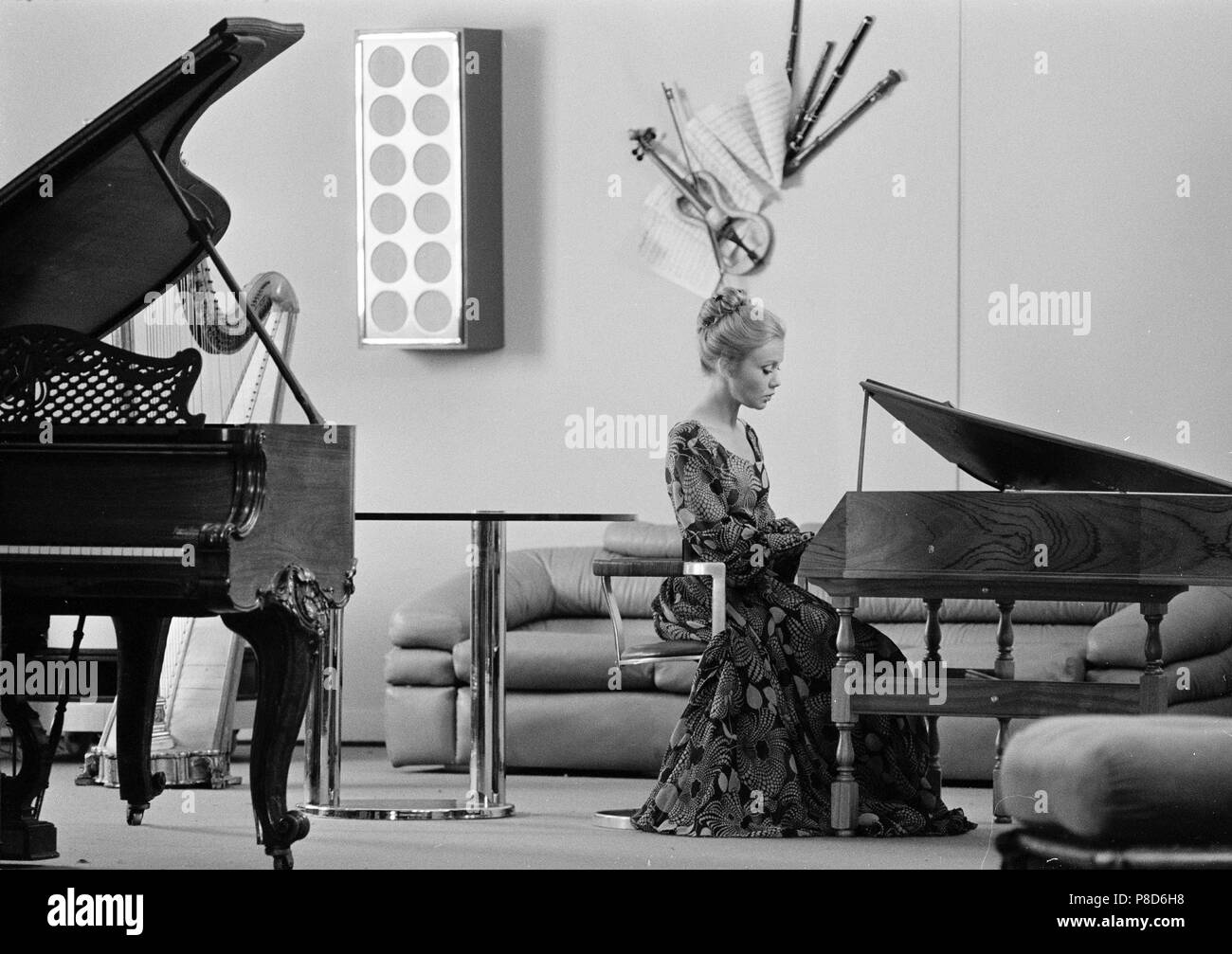 Endless night 1972 hi-res stock photography and images - Alamy