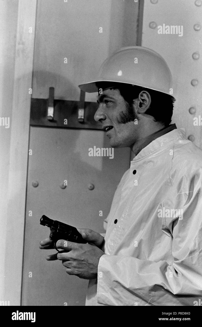 Fear is the Key (1972) Barry Newman, Peter Marinker, Date: 1972 Stock ...