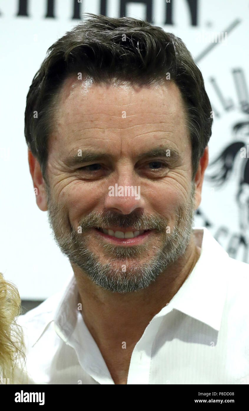 Charles esten cma music fest hi-res stock photography and images - Alamy