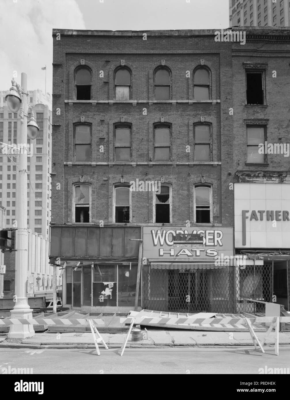 74 avenue hi-res stock photography and images - Alamy