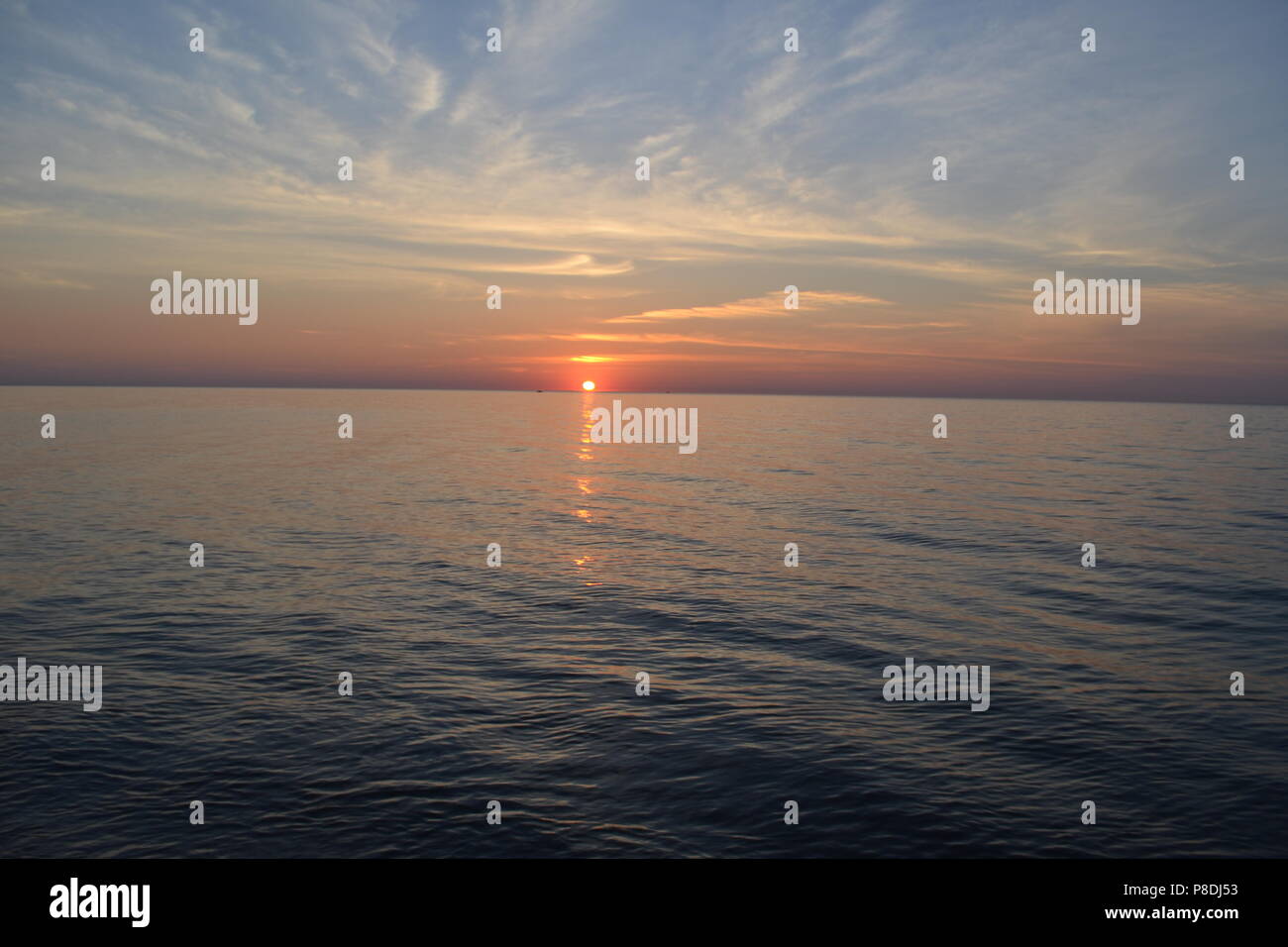 Sunset over lake erie hi-res stock photography and images - Alamy