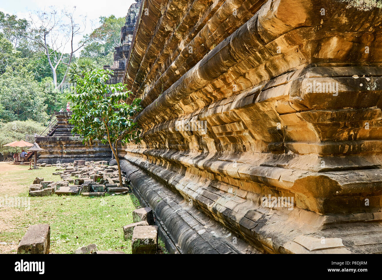 Wall inside Angkor Thom Stock Photo - Alamy