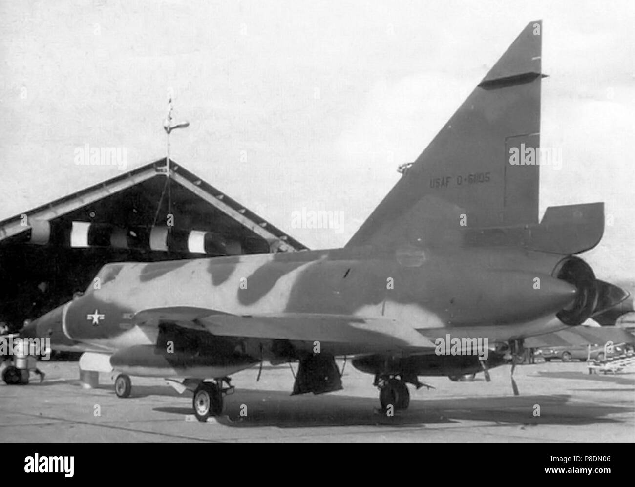525th Fighter-Interceptor Squadron Convair F-102 Delta Dagge 56-1105 CF ...