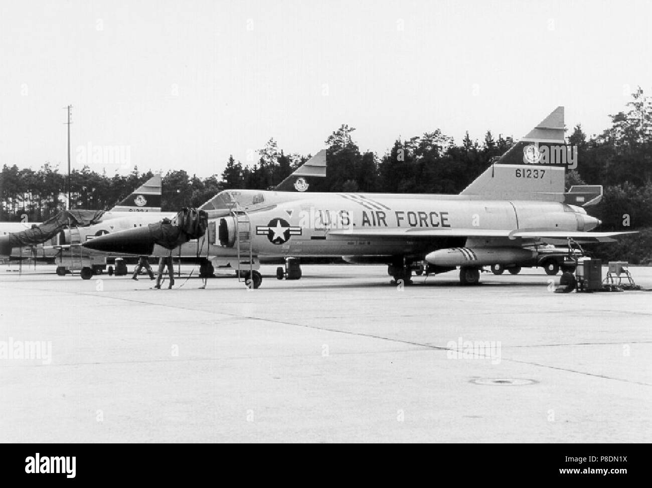 525th Fighter-Interceptor Squadron Convair F-102 Delta Dagger 56-1237 ...