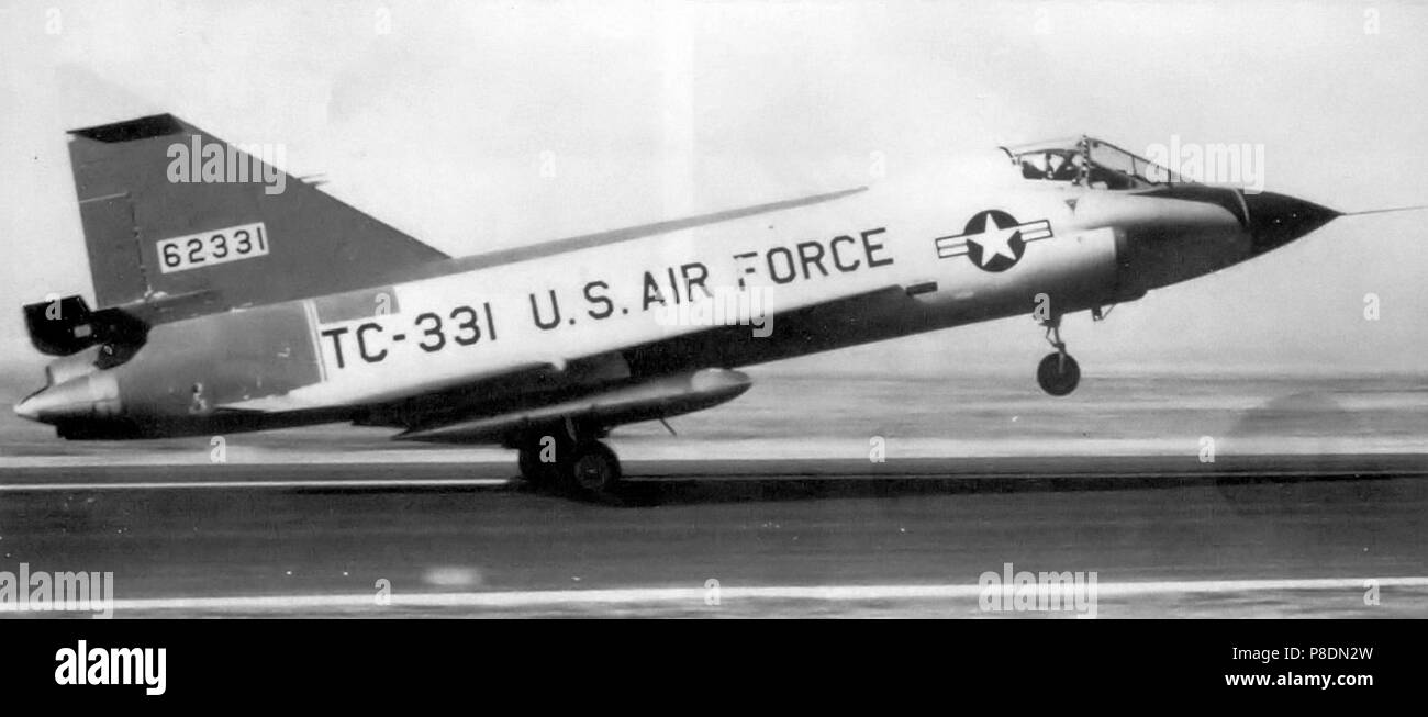 525th Fighter-Interceptor Squadron Convair TF-102 Delta Dagger 56-2331 ...