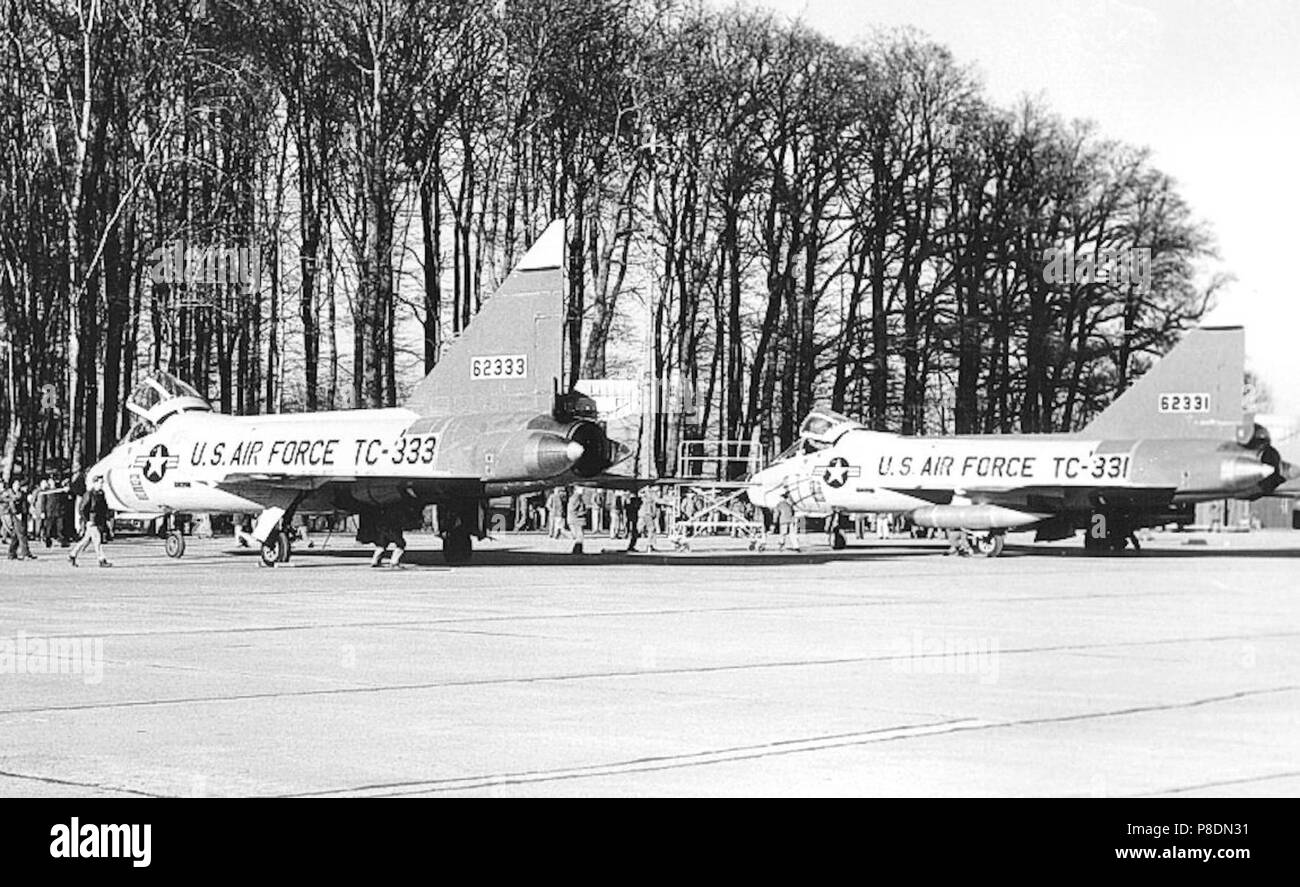 525th Fighter-Interceptor Squadron Convair TF-102 Delta Daggers on ...