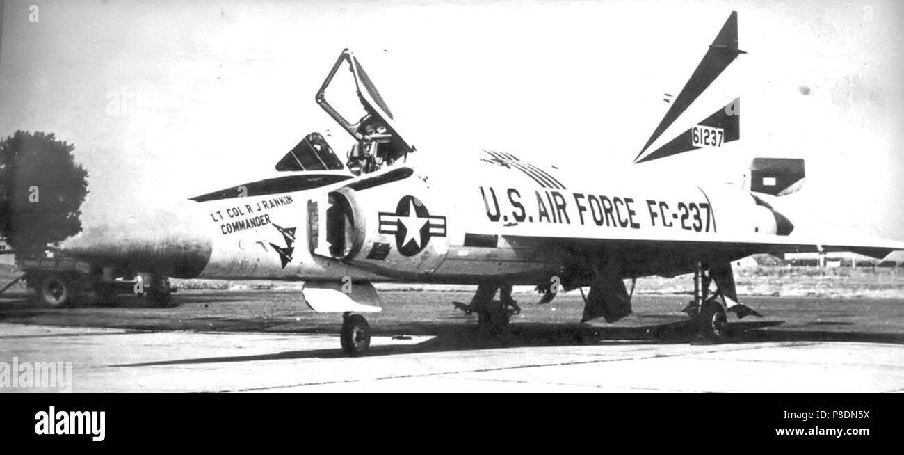 526th Fighter-Interceptor Squadron Convair F-102 Delta Dagger 56-1237 ...