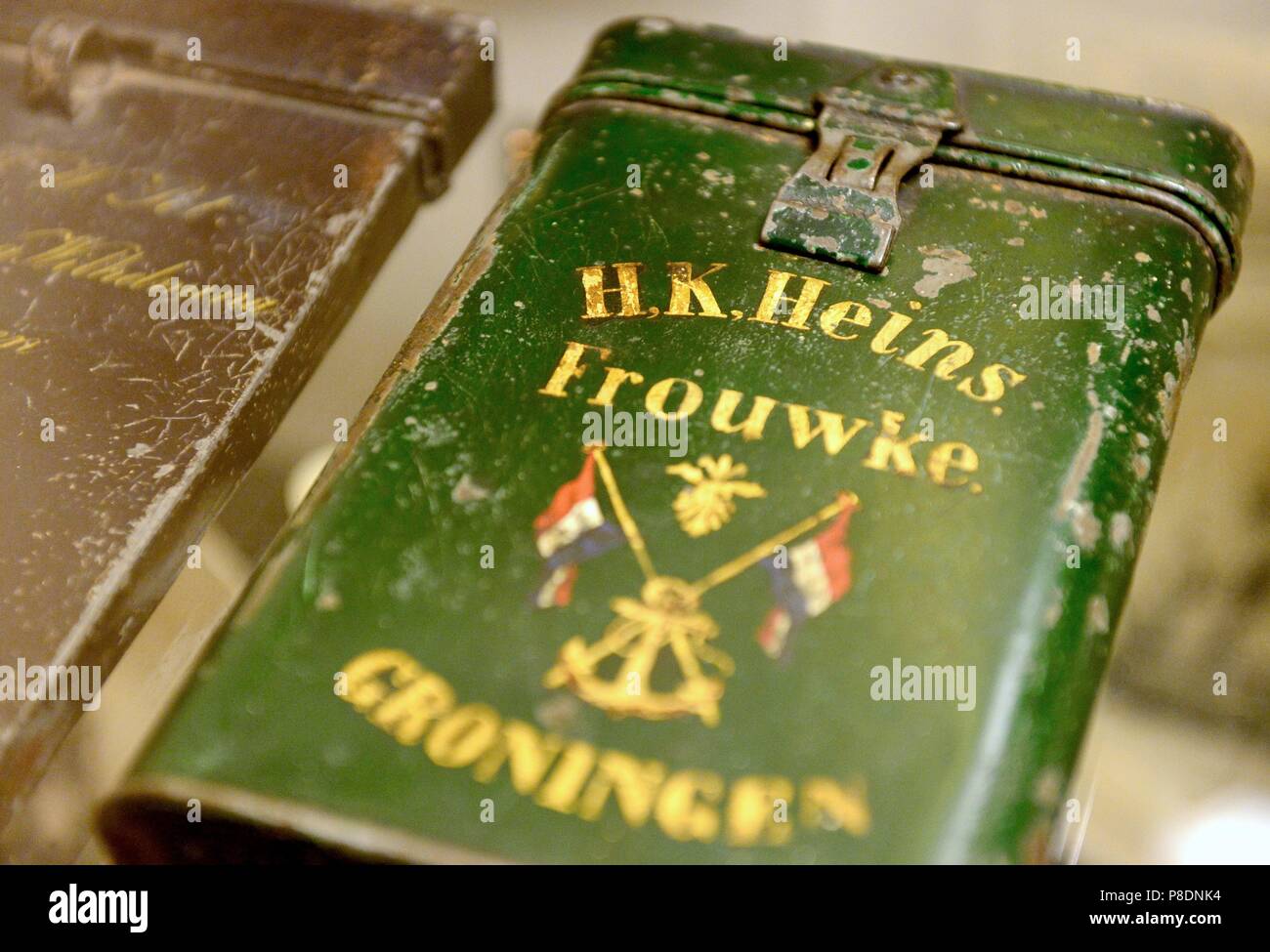 Spoon metal mold hi-res stock photography and images - Alamy