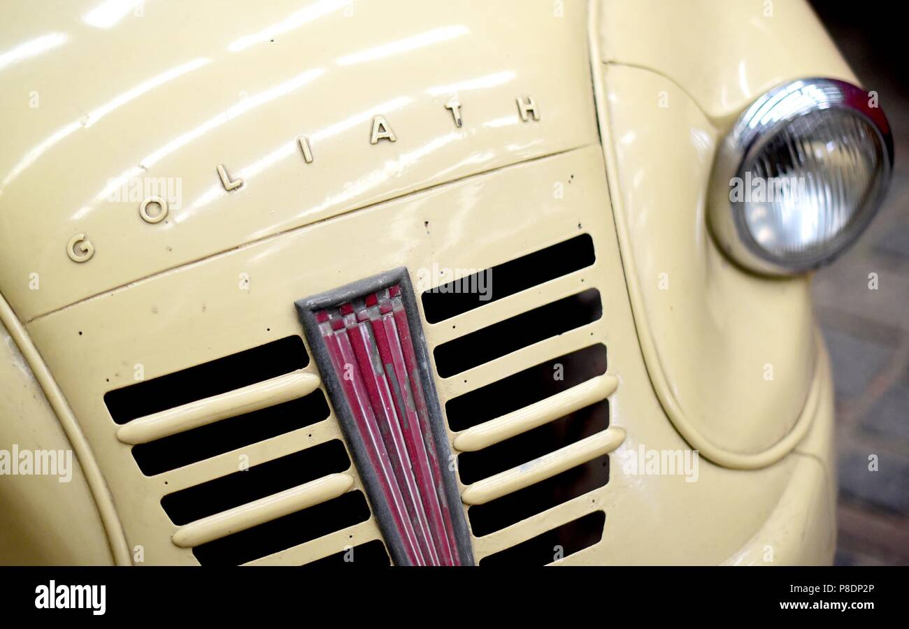 Goliath car hi-res stock photography and images - Alamy