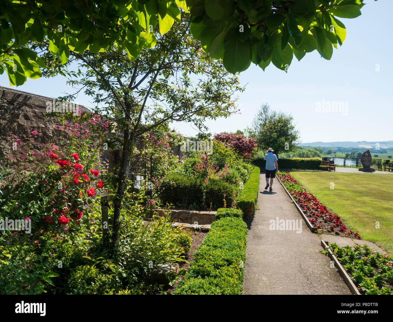 Coldstream, Scottish Border town - Henderson Park, a memorial garden ...