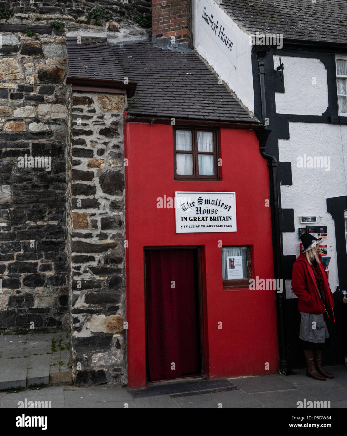 Smallest house in Britain landmark north Wales In Conwy, medieval tiny ...