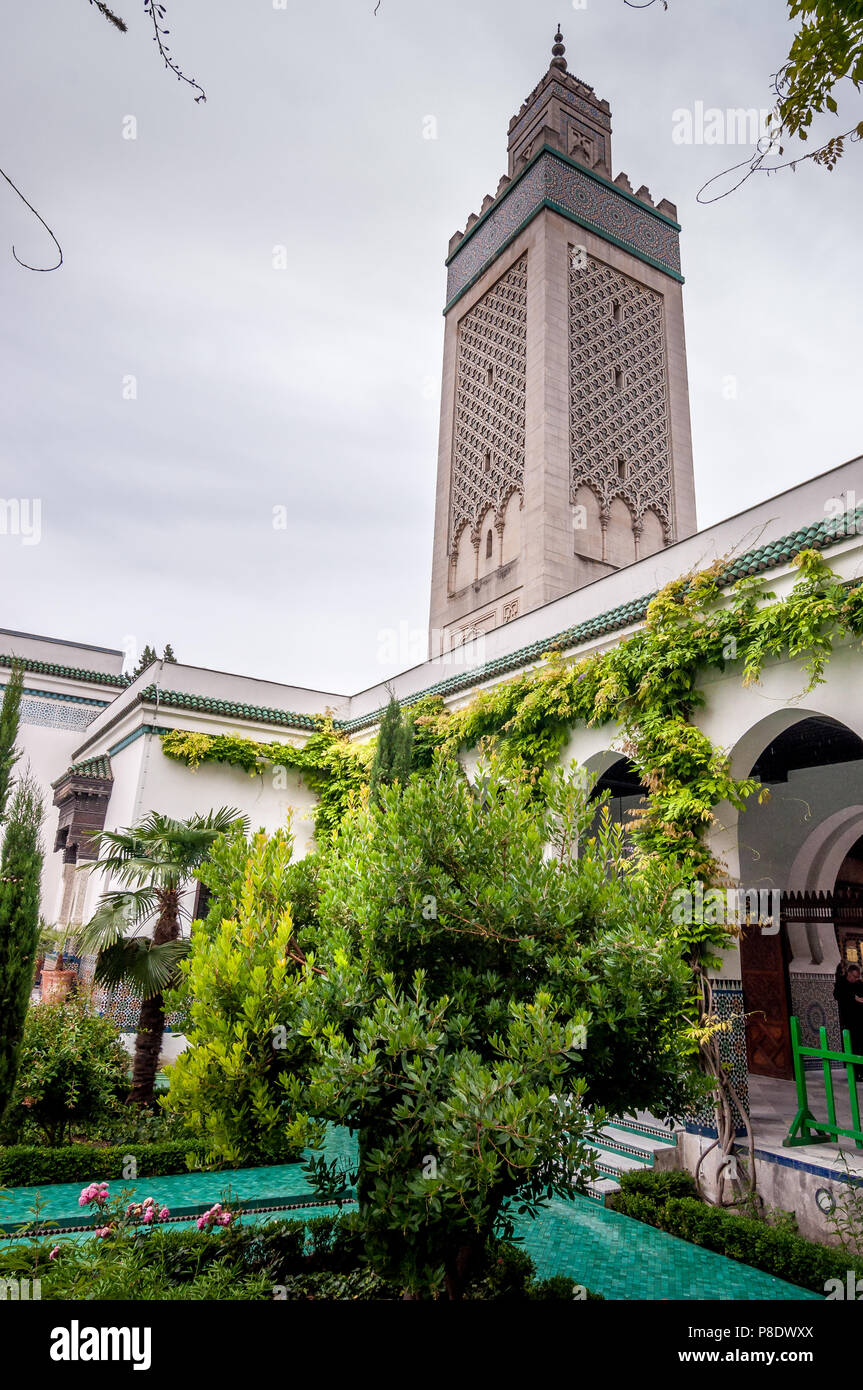 The grand mosque of paris hi-res stock photography and images - Alamy