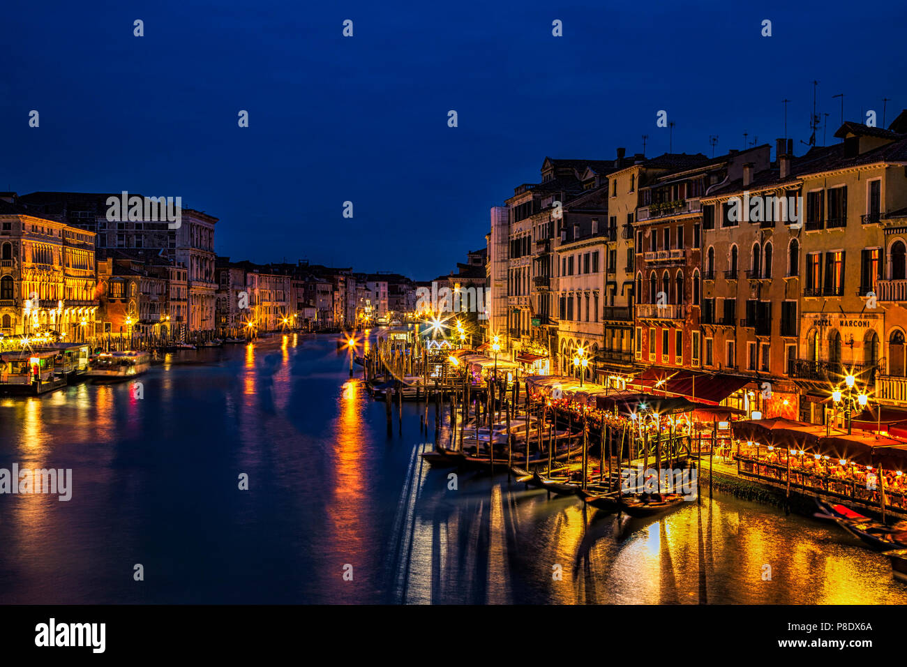 Sidewallk cafe hi-res stock photography and images - Alamy