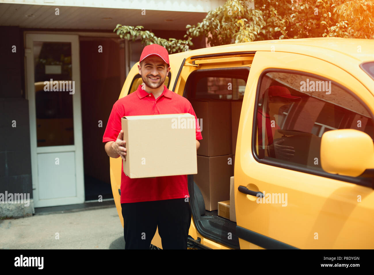 Delivery person hi-res stock photography and images - Alamy