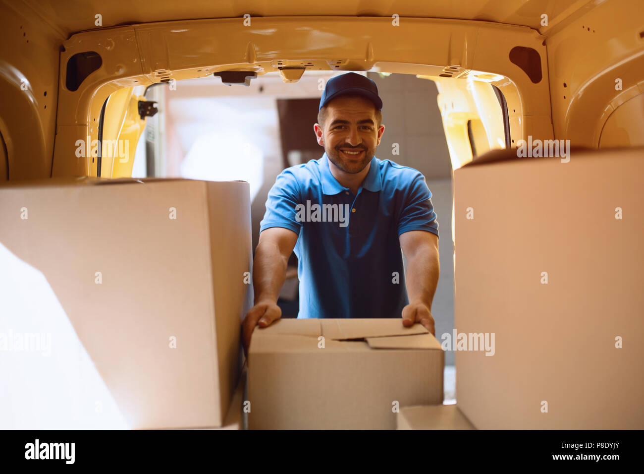 Male delivery hi-res stock photography and images - Alamy