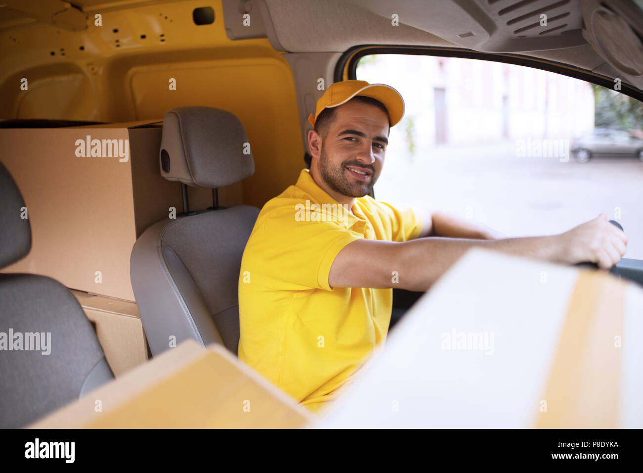 Delivery van man hi-res stock photography and images - Alamy