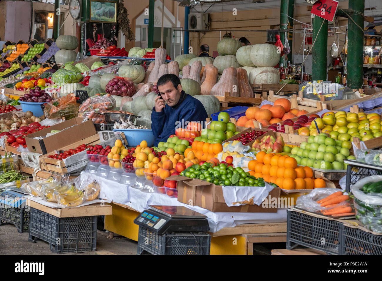 Teze Bazaar, Baku, Azerbaijan Stock Photo - Alamy