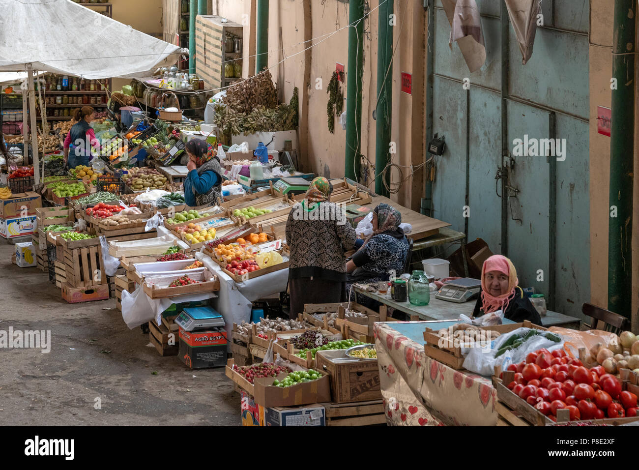 Teze Bazaar, Baku, Azerbaijan Stock Photo - Alamy