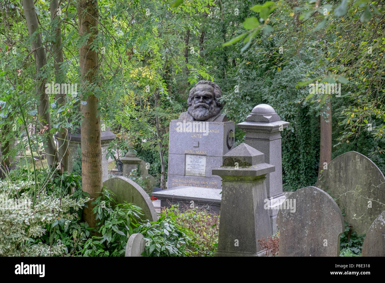 Karl marx grave hi-res stock photography and images - Alamy