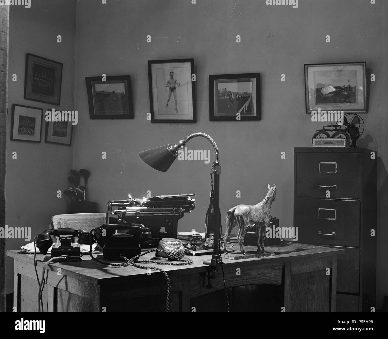 1940's film set hi-res stock photography and images - Alamy