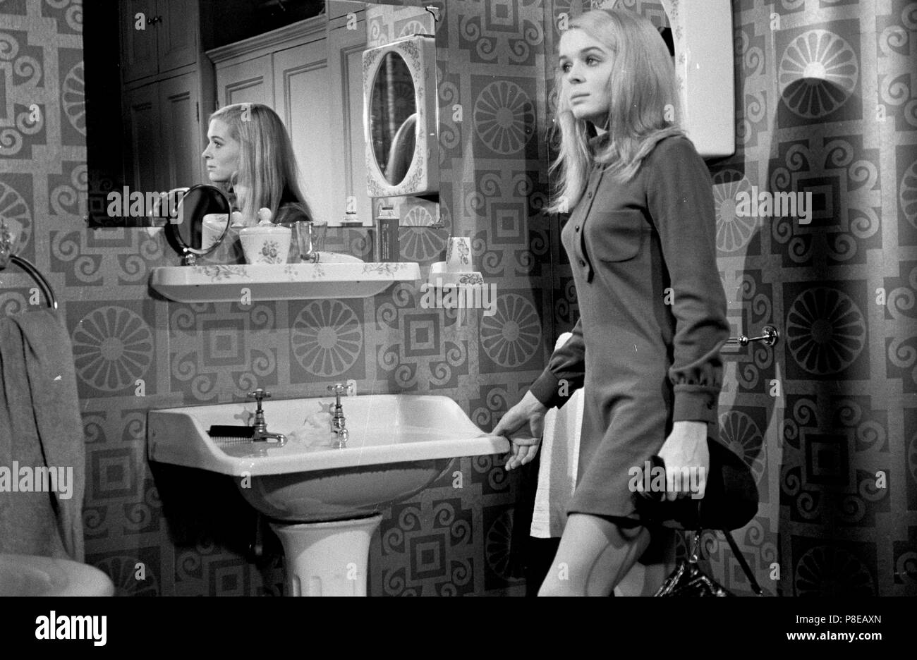 Hoffman 1970 Sinead Cusack High Resolution Stock Photography and Images ...