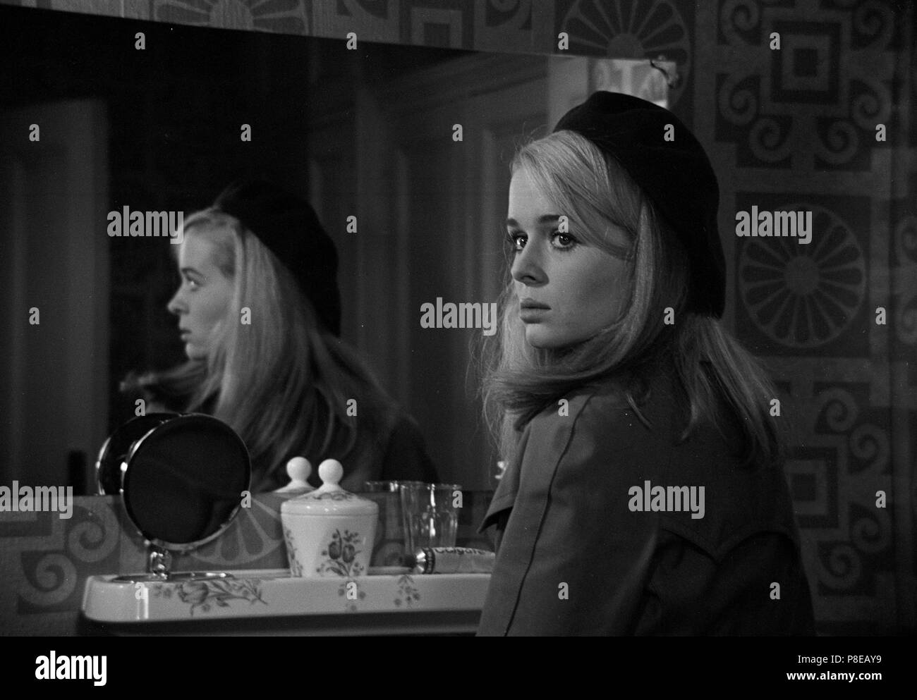 Hoffman 1970 Sinead Cusack High Resolution Stock Photography and Images - Alamy
