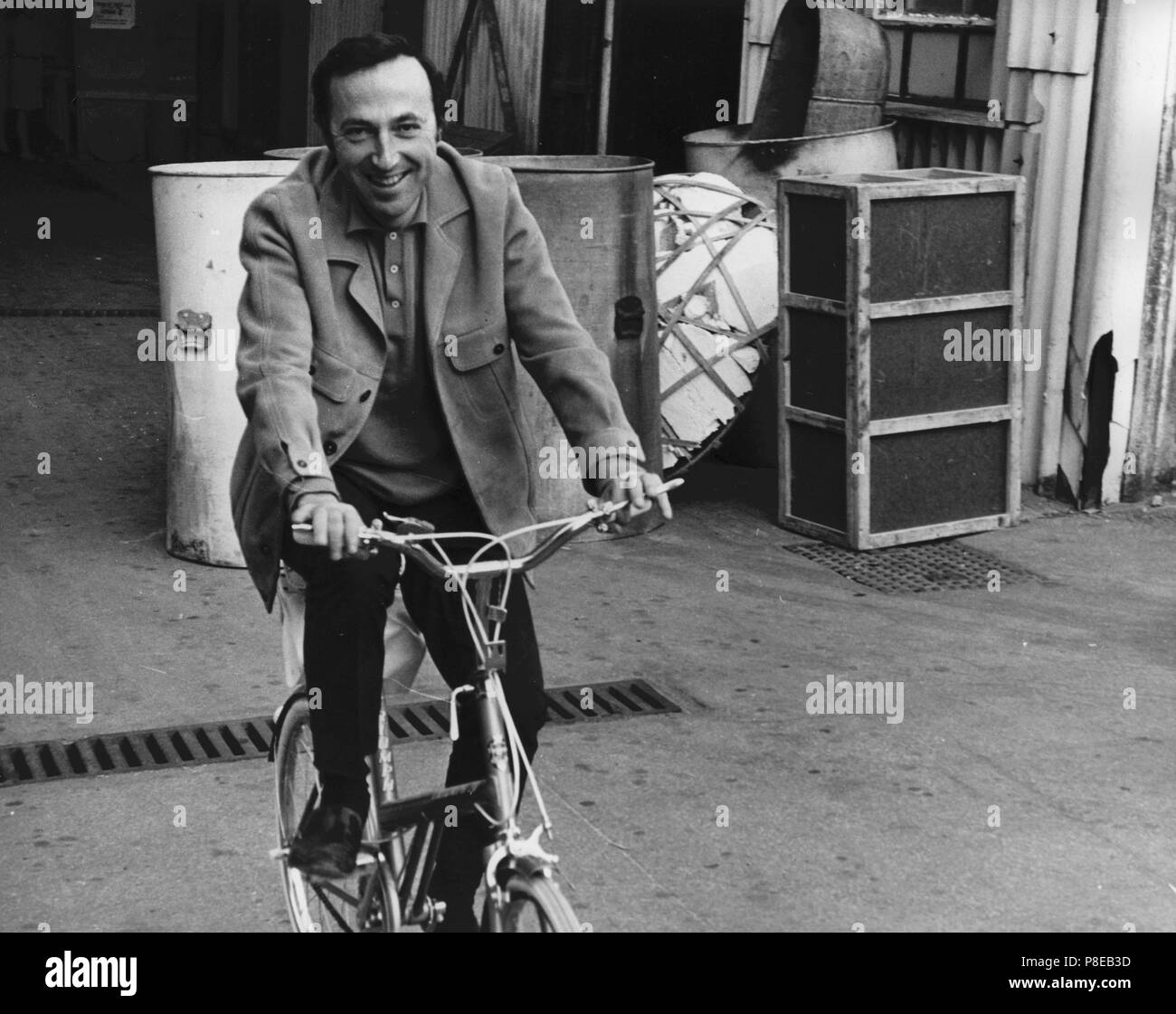 Film director alvin rakoff hi-res stock photography and images - Alamy