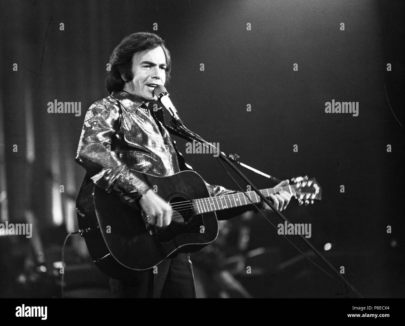 The jazz singer 1980 neil diamond hi-res stock photography and images ...