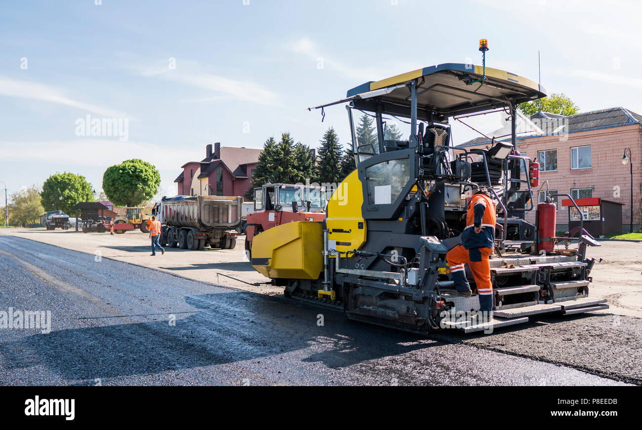 Asphalt placing machine hi-res stock photography and images - Alamy