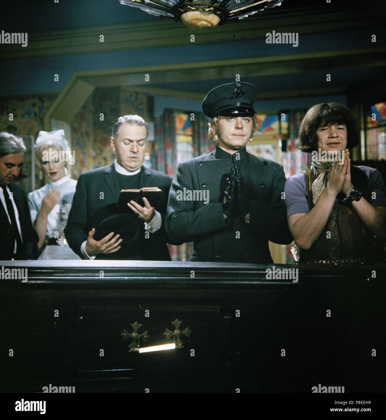 Loot (1970) Hywel Bennett, Lee Remick, Roy Holder, Milo O'Shea, Date ...