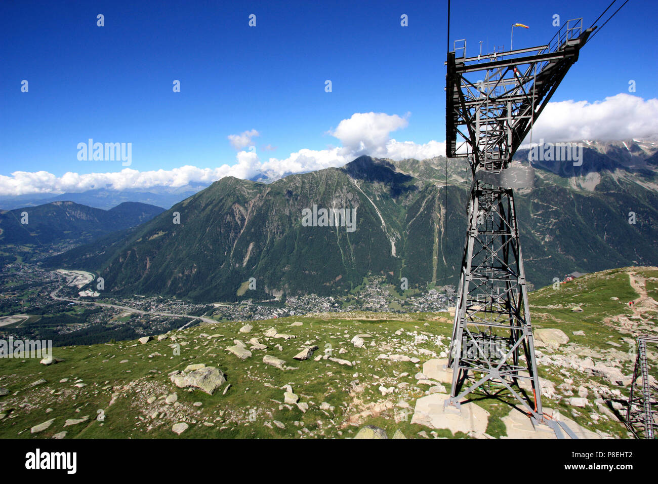 Aerial lift hi-res stock photography and images - Alamy
