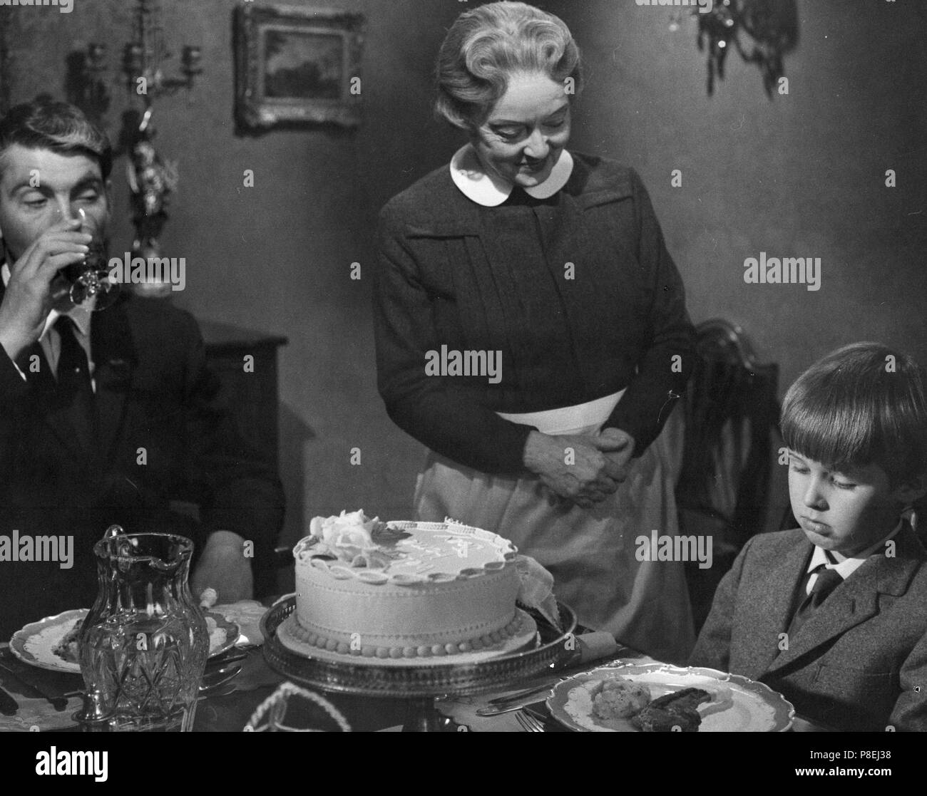 The Nanny (1965) Bette Davis, Wendy Craig, Date: 1965 Stock Photo - Alamy