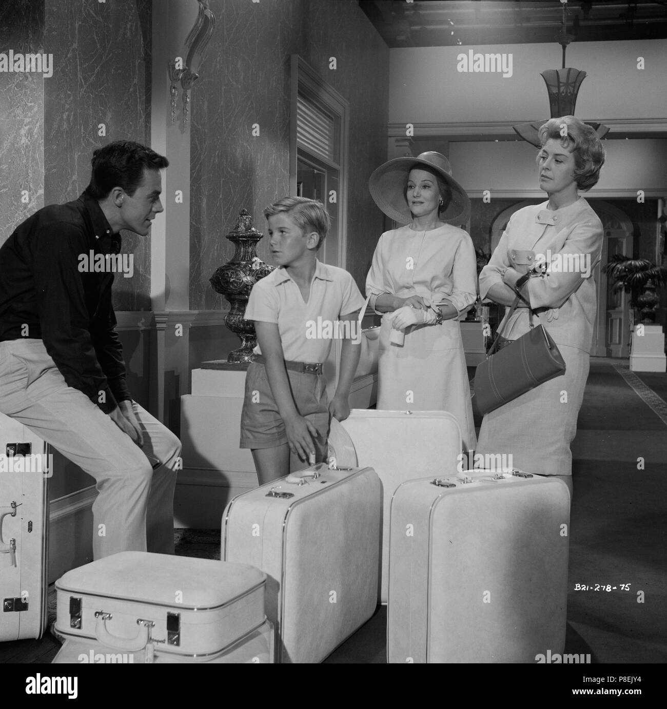 Sammy Going South (1963) Fergus McClelland, Constance Cummings ...