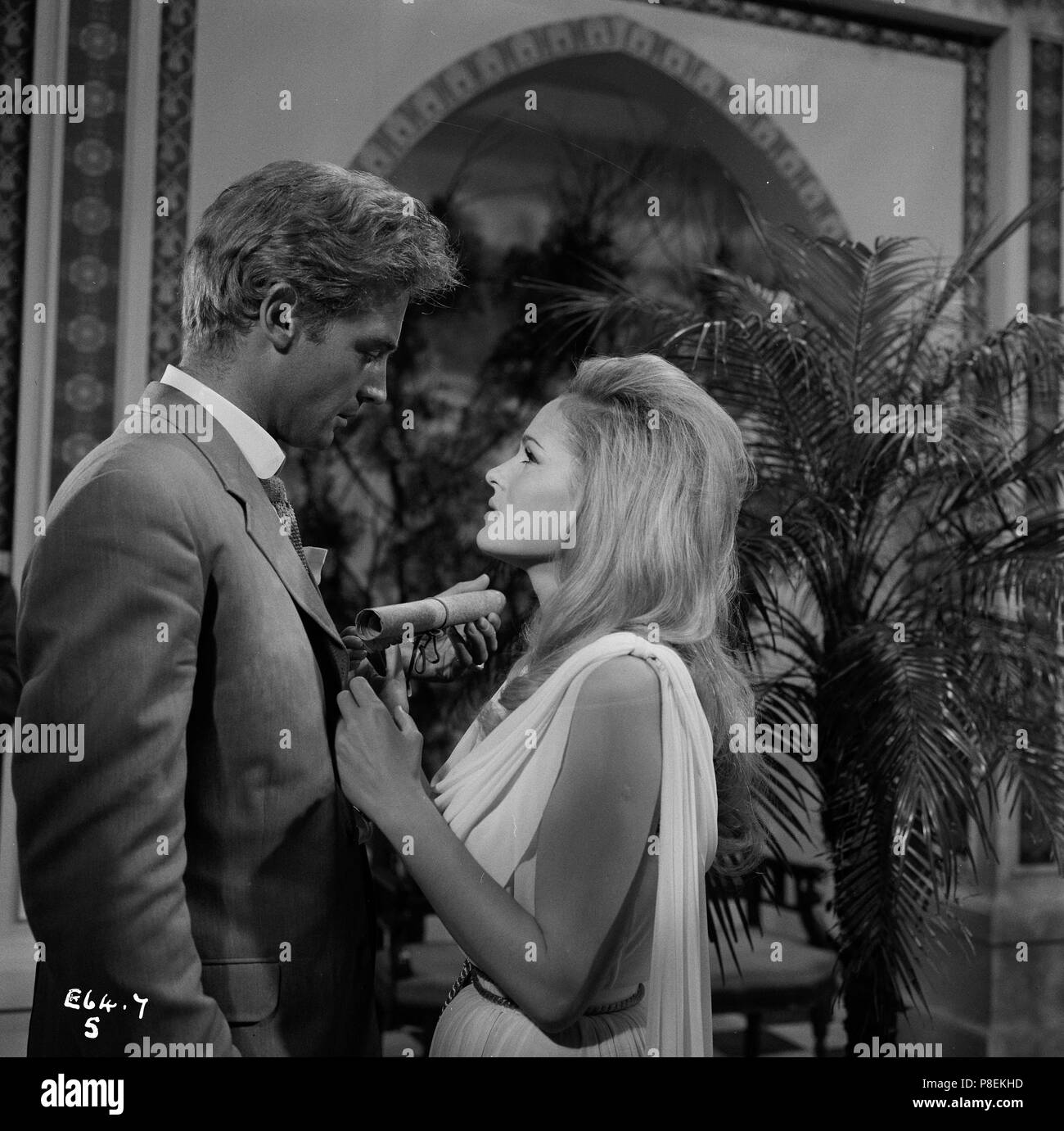 She (1965) Ursula Andress, John Richardson, Date: 1965 Stock Photo - Alamy