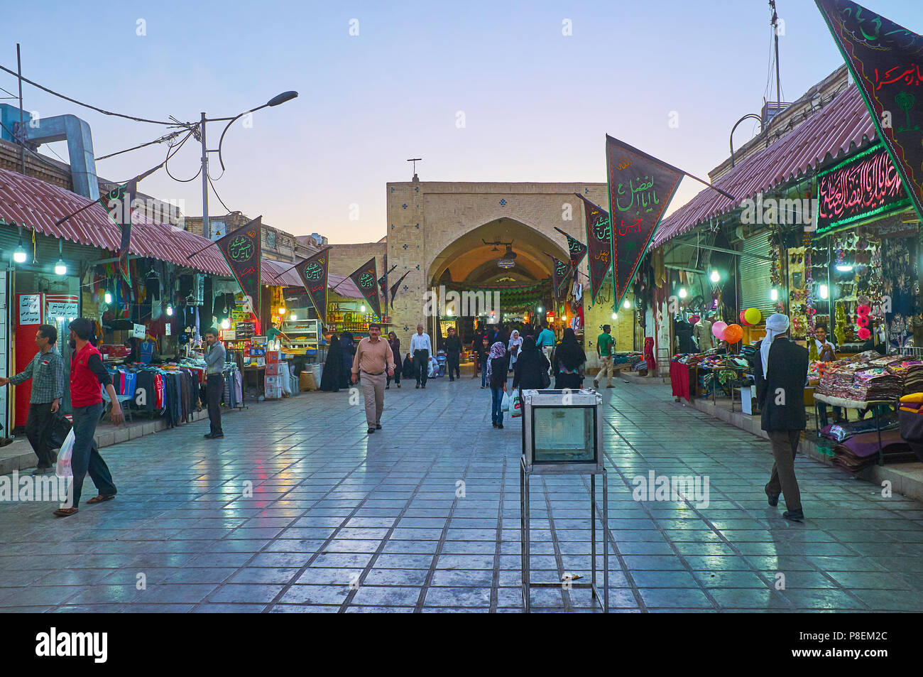 KERMAN, IRAN - OCTOBER 15, 2017: The crowded street of Grand Bazaar ...