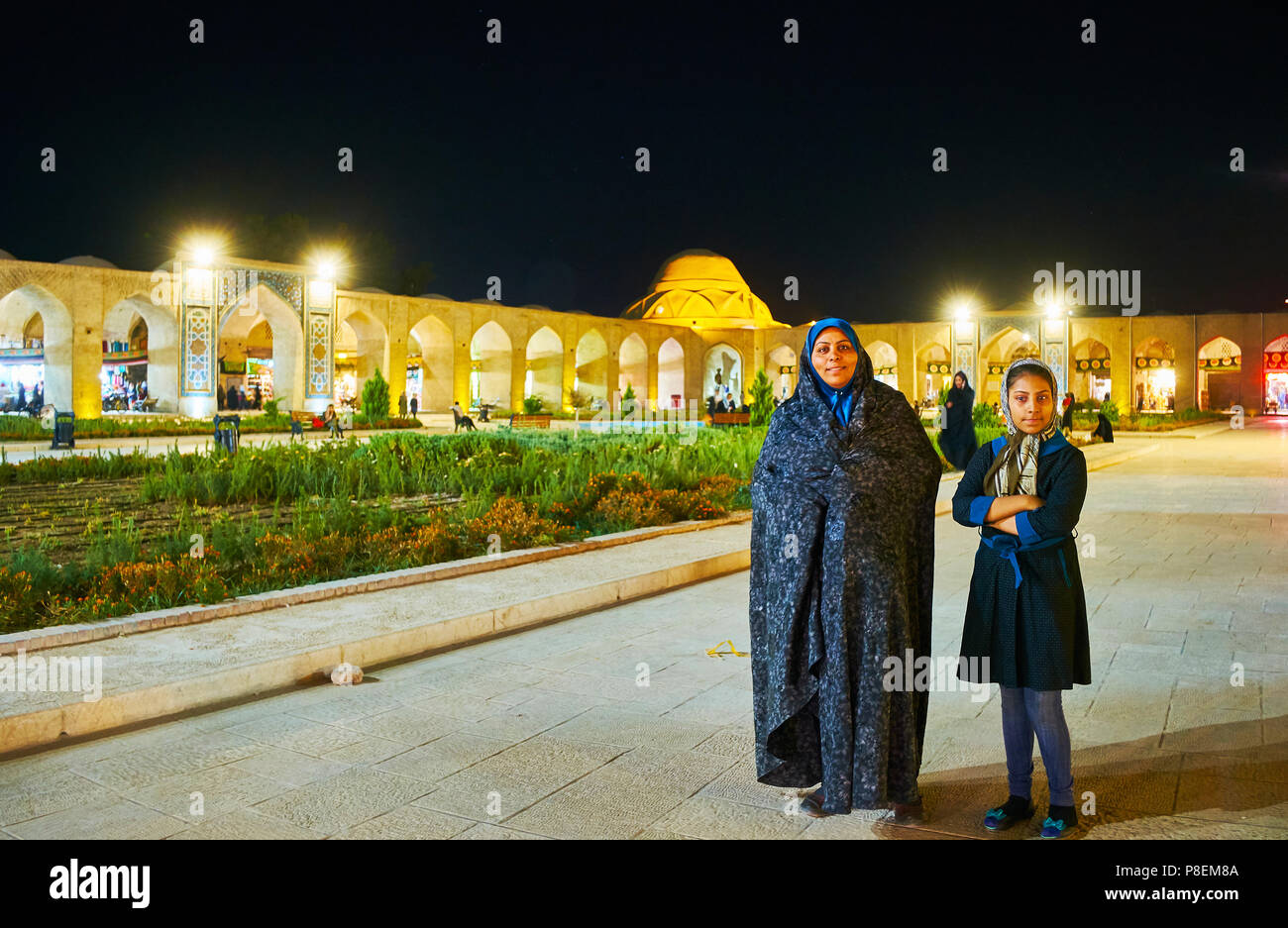Old iranian woman portrait hi-res stock photography and images - Alamy